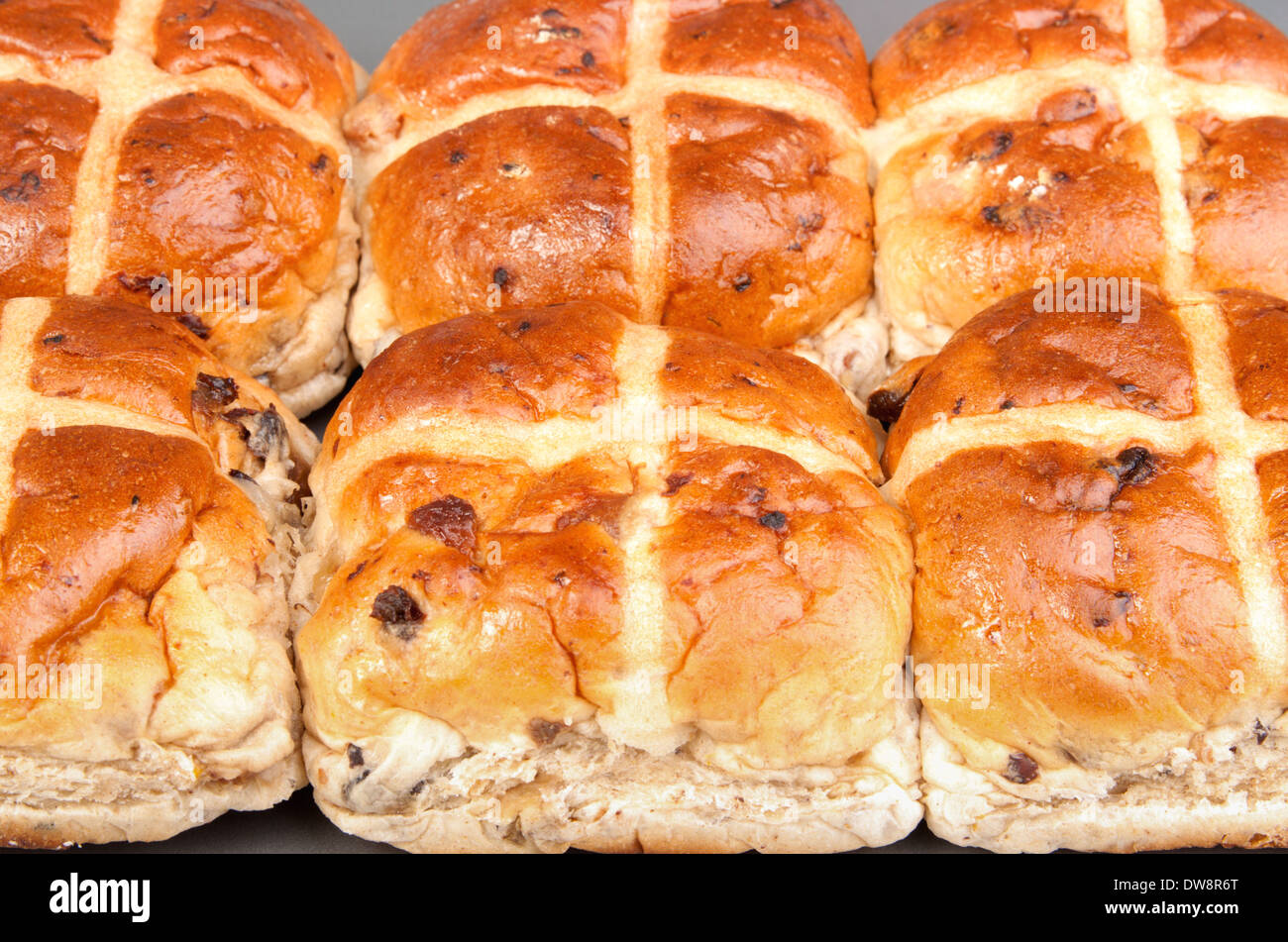 Hot cross buns on a baking tray Stock Photo - Alamy