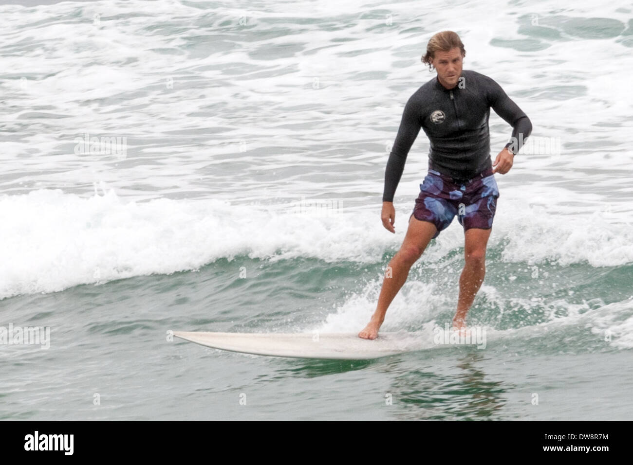 Surfer Manly beech Sydney Australia Stock Photo - Alamy
