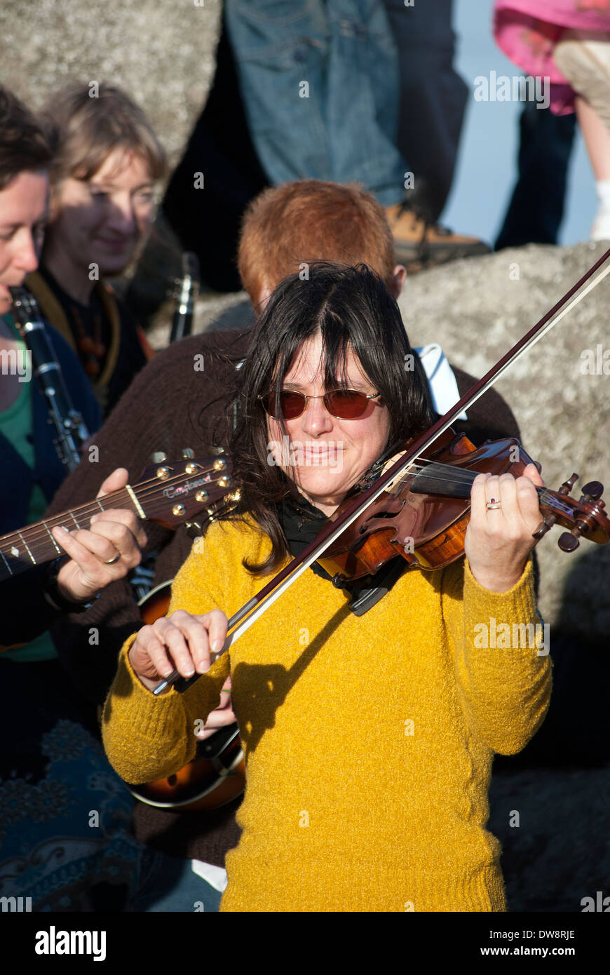 Woman playing the fiddle hi-res stock photography and images - Alamy