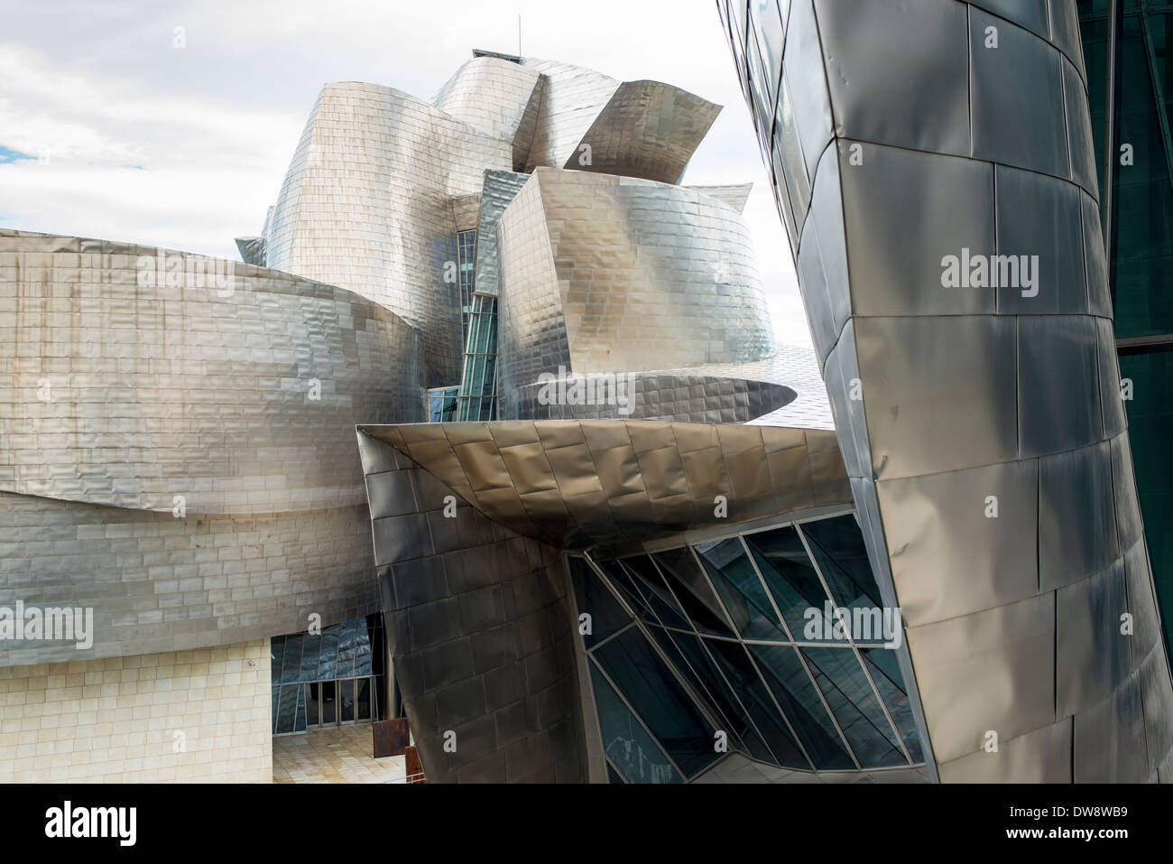 Exterior view of the Guggenheim Museum, Bilbao Stock Photo - Alamy