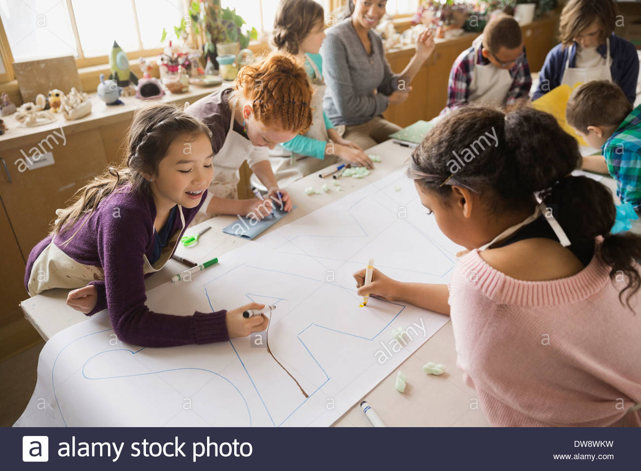 Students on group project hi-res stock photography and images - Alamy
