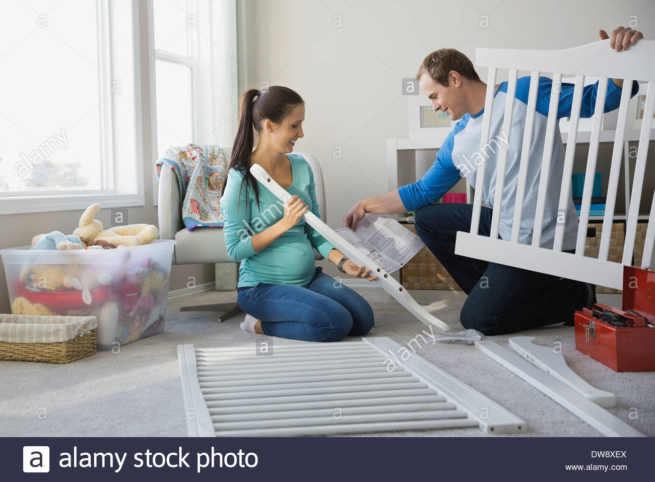 Couple kneeling hi-res stock photography and images - Alamy