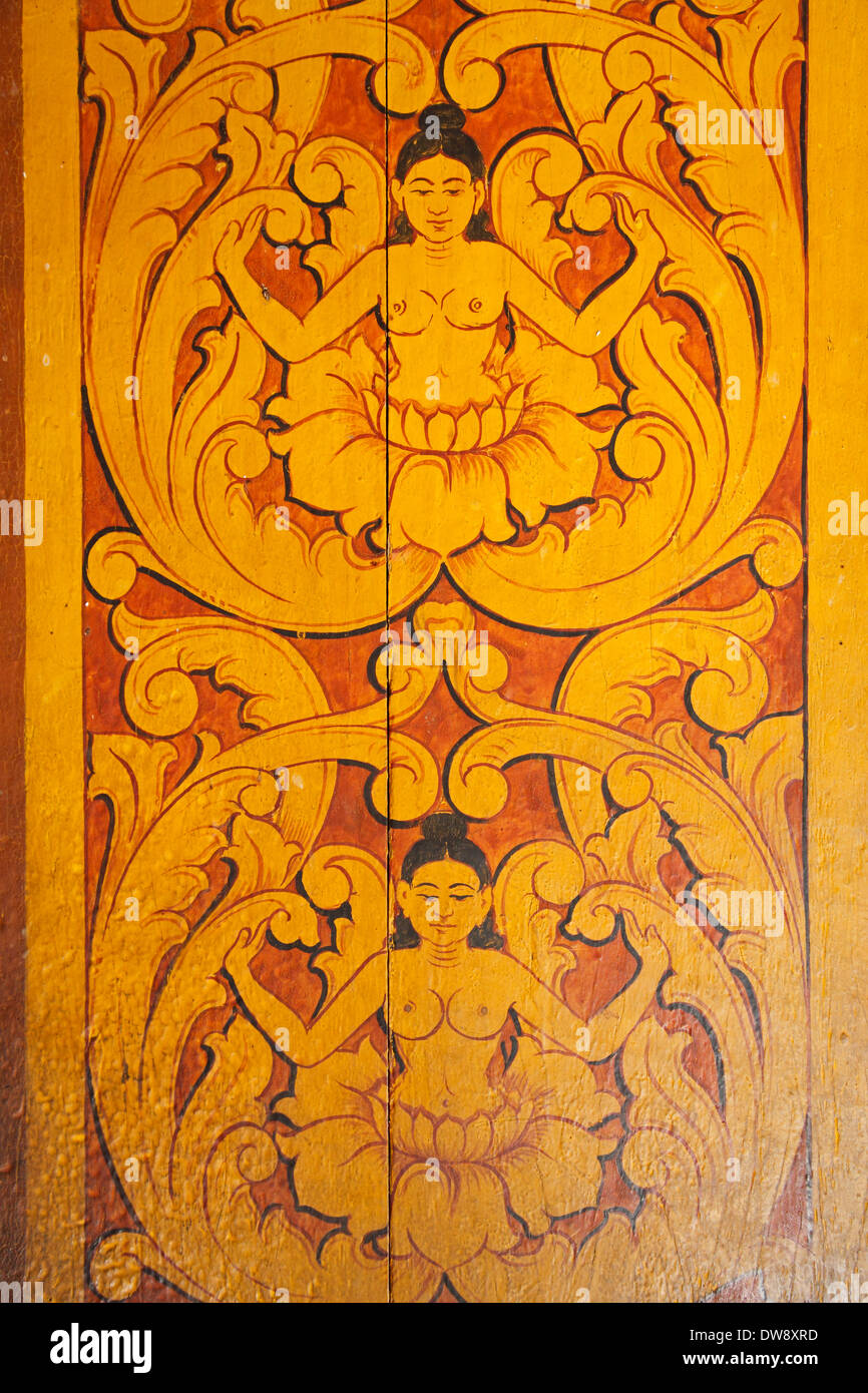 Sri Lanka, Kandy, Embekka Temple Stock Photo - Alamy