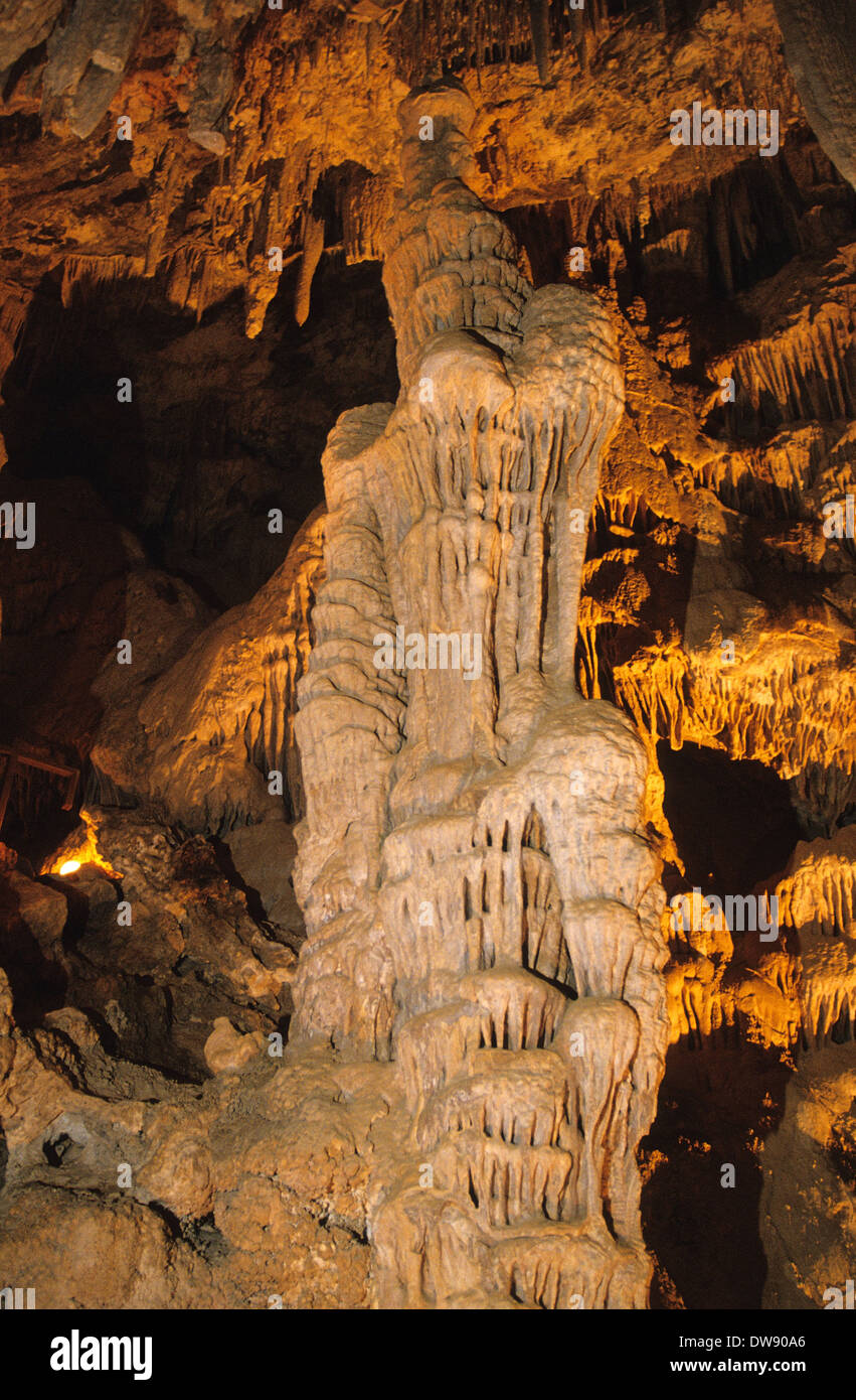 Mitchell caverns california hi-res stock photography and images - Alamy