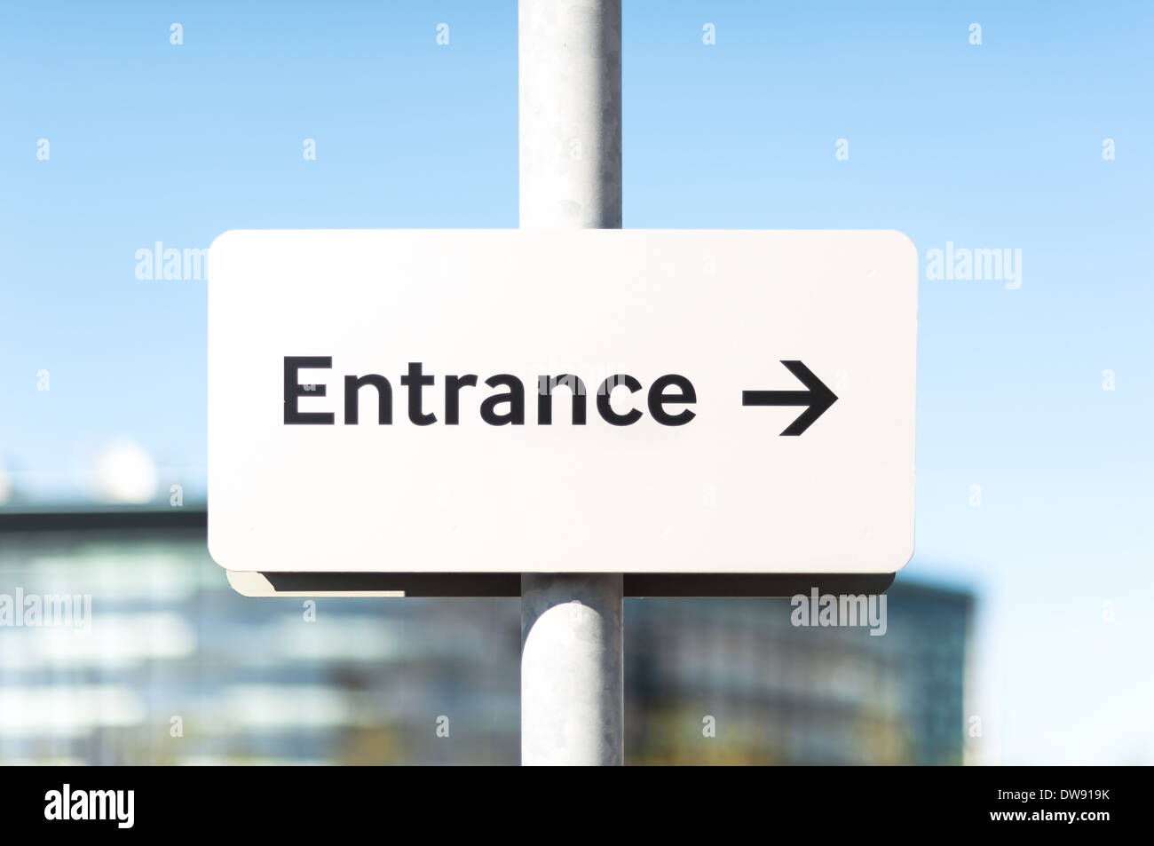 Entrance sign with arrow hi-res stock photography and images - Alamy