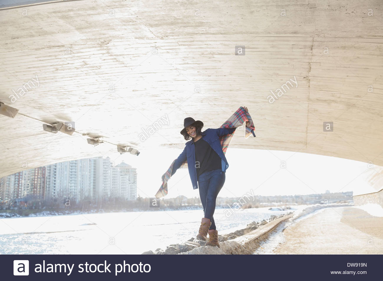 People walking under bridge hi-res stock photography and images - Alamy