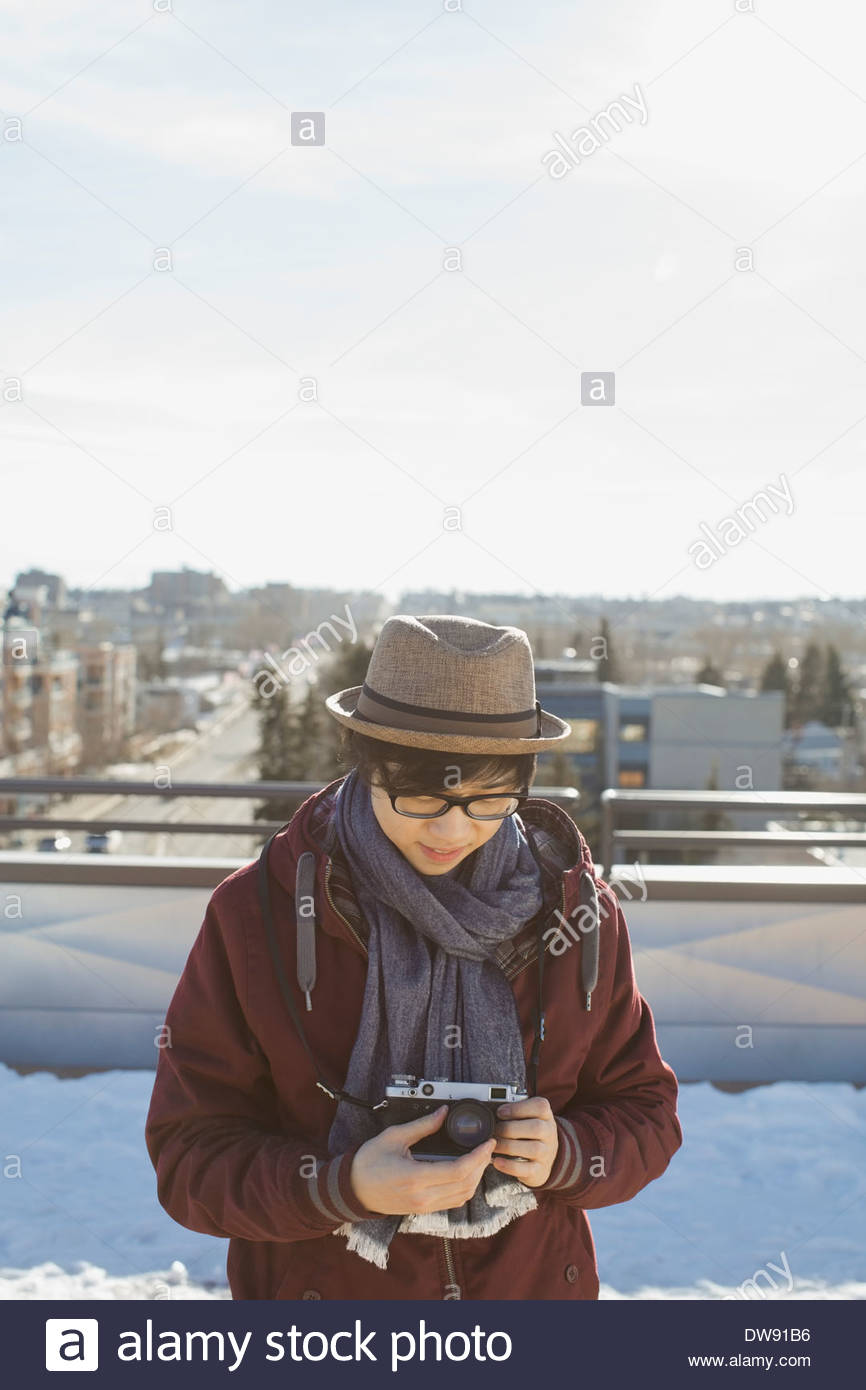 Adjusting lens hi-res stock photography and images - Alamy