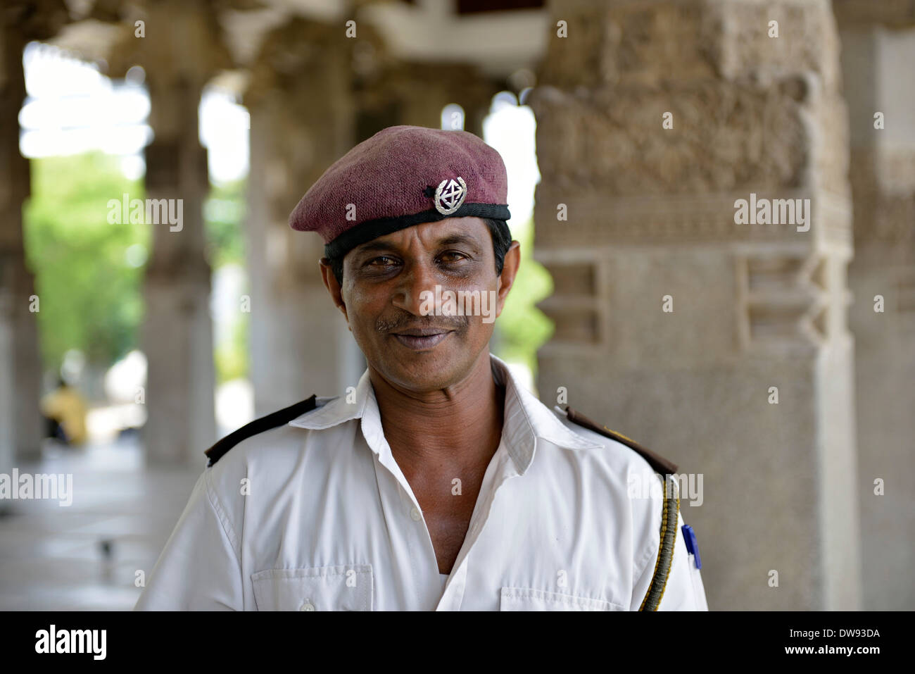 Security guard hi-res stock photography and images - Alamy