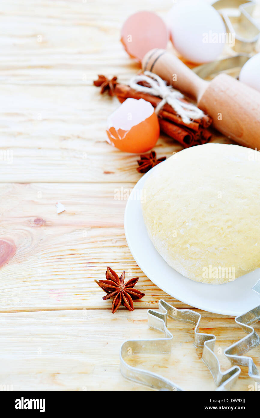 Rolling pin baking dish hi-res stock photography and images - Alamy