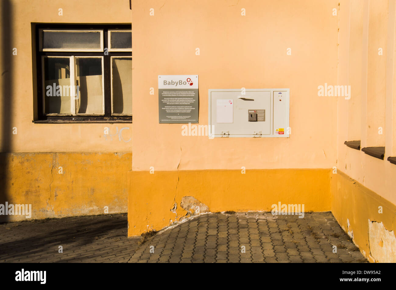 Baby hatch hospital hi-res stock photography and images - Alamy