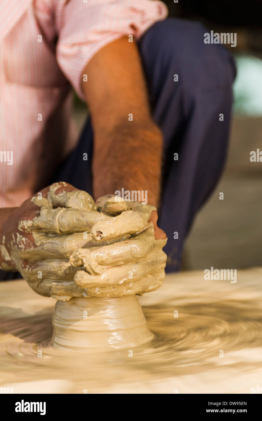 Indian handicrafts making hi-res stock photography and images - Alamy