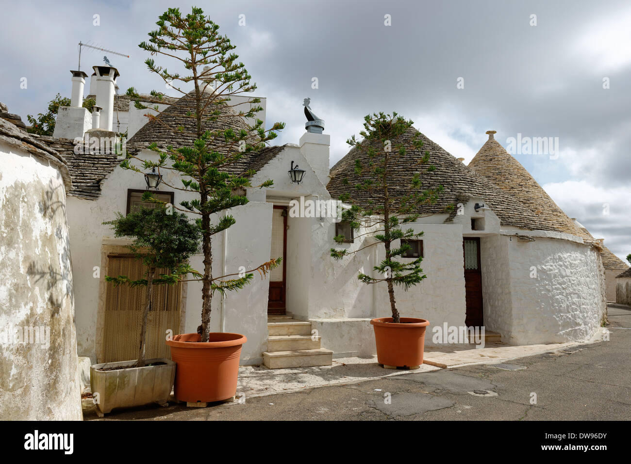 Alberobello centre hi-res stock photography and images - Alamy
