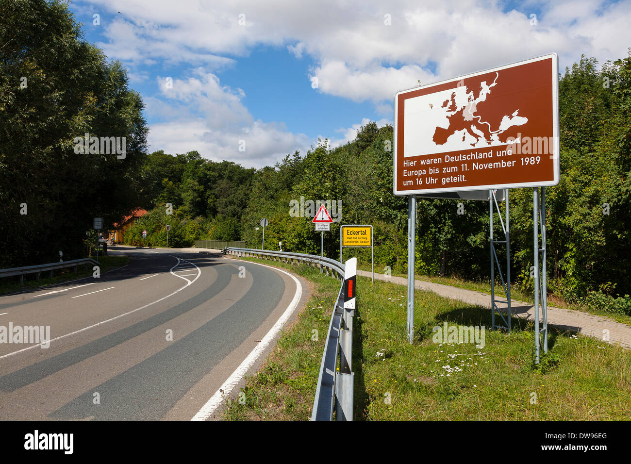 Commemorative sign on the inner German border between Stapelburg and ...