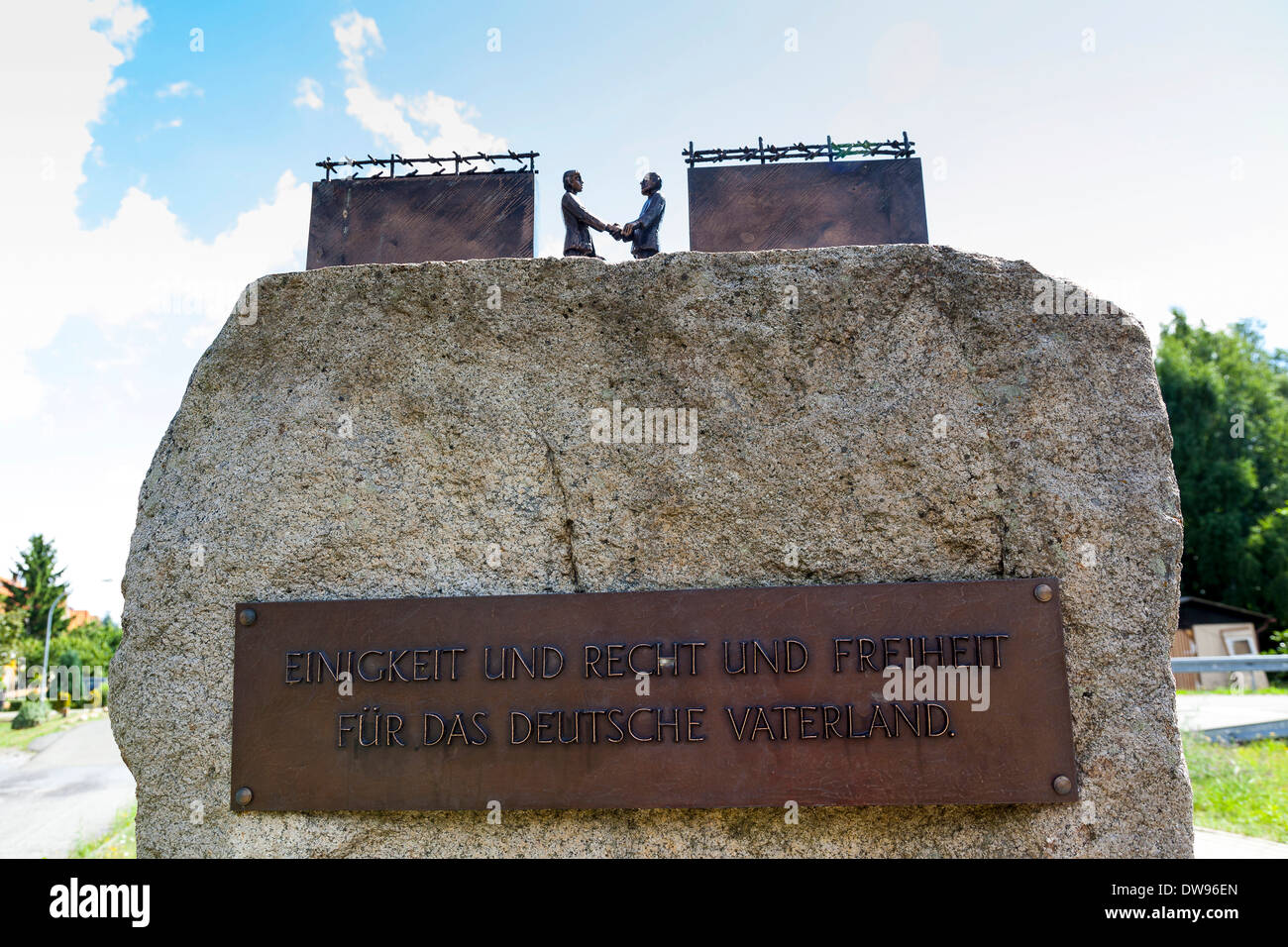 Fall of berlin wall handshake hi-res stock photography and images - Alamy