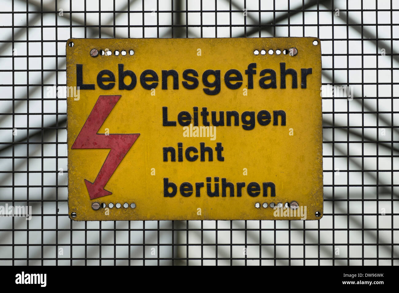 Warning sign outside electricity hi-res stock photography and images ...