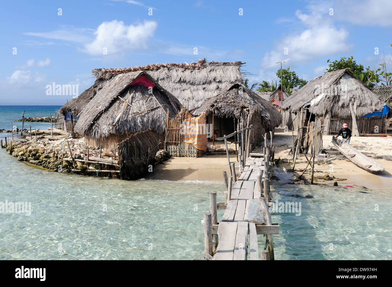 Huts on the beach, village of the Kuna people, Nalunega, San Blas ...