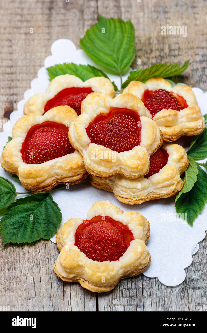 Puff pastry cookies filled with fresh strawberriesPuff pastry cookies ...
