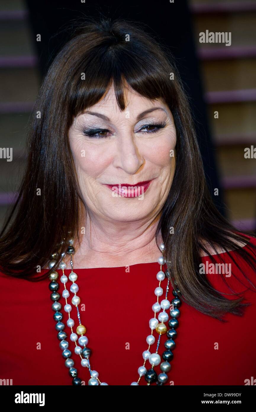 Angelica huston hi-res stock photography and images - Alamy