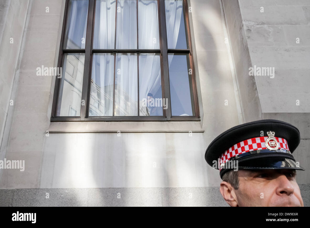 City of london police officer hi-res stock photography and images - Alamy