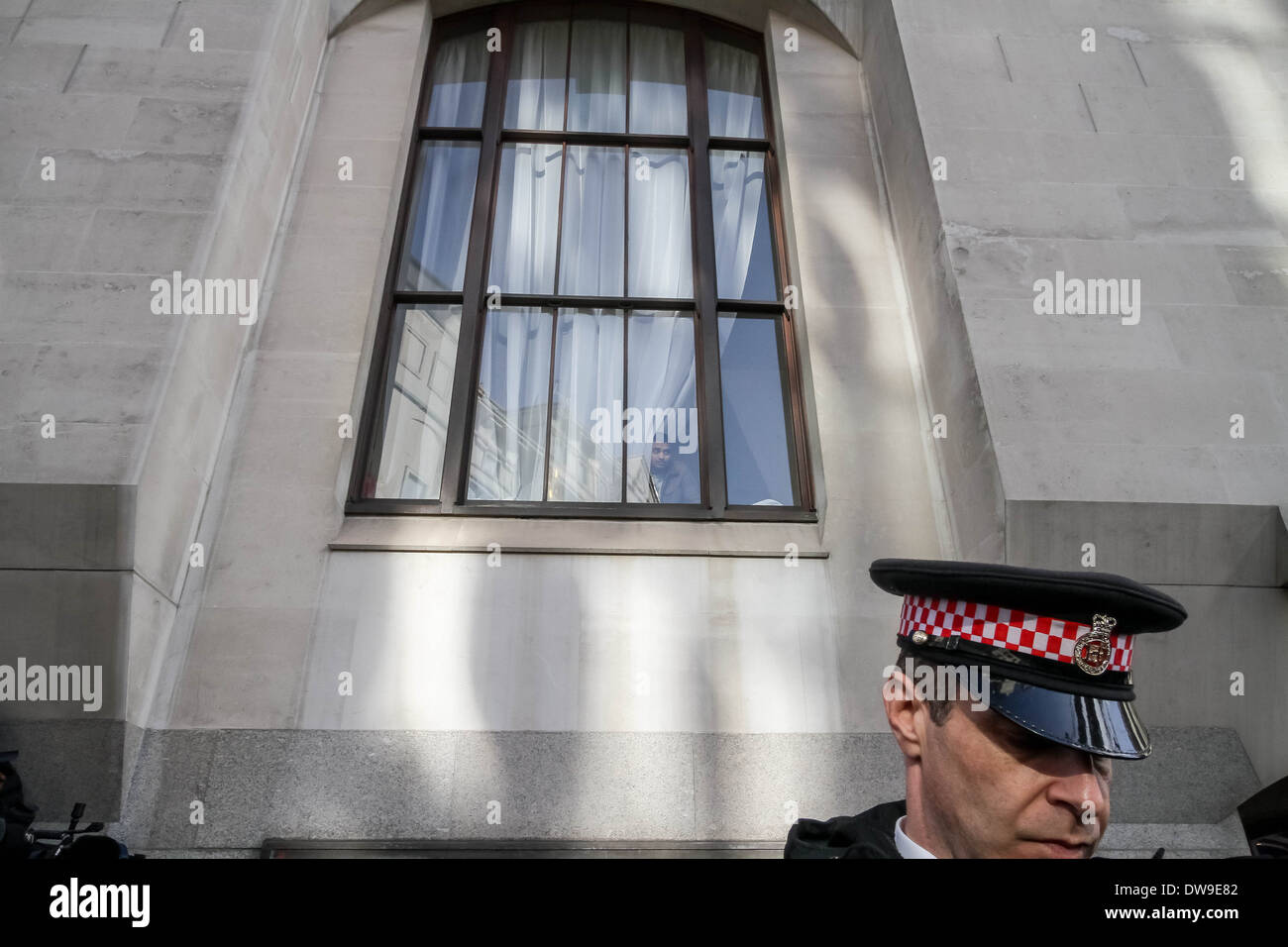 City of london police officer hi-res stock photography and images - Alamy