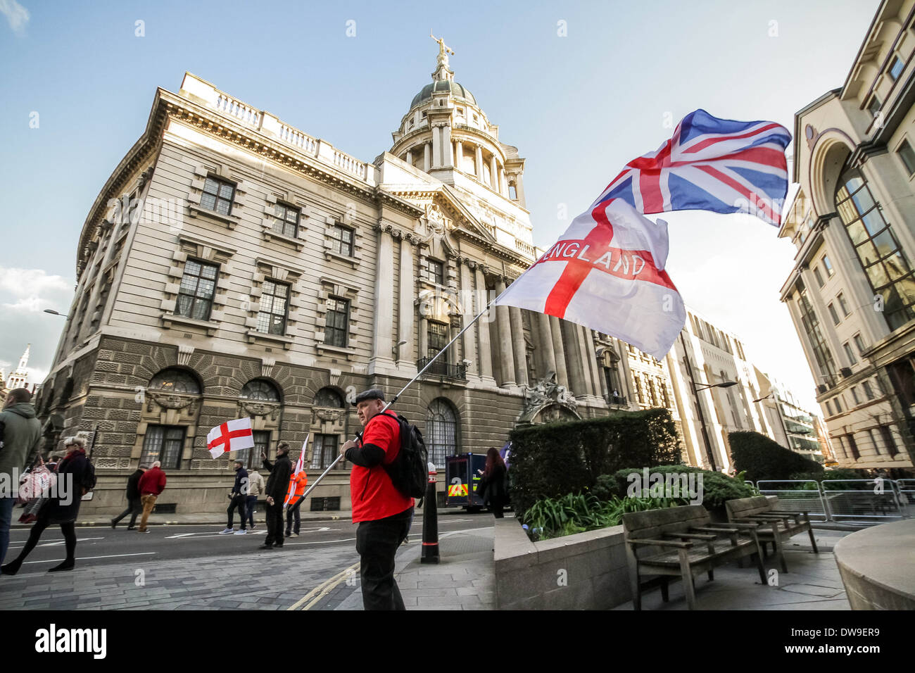 Members of right-wing patriot groups including EDL, BNP and Britain ...