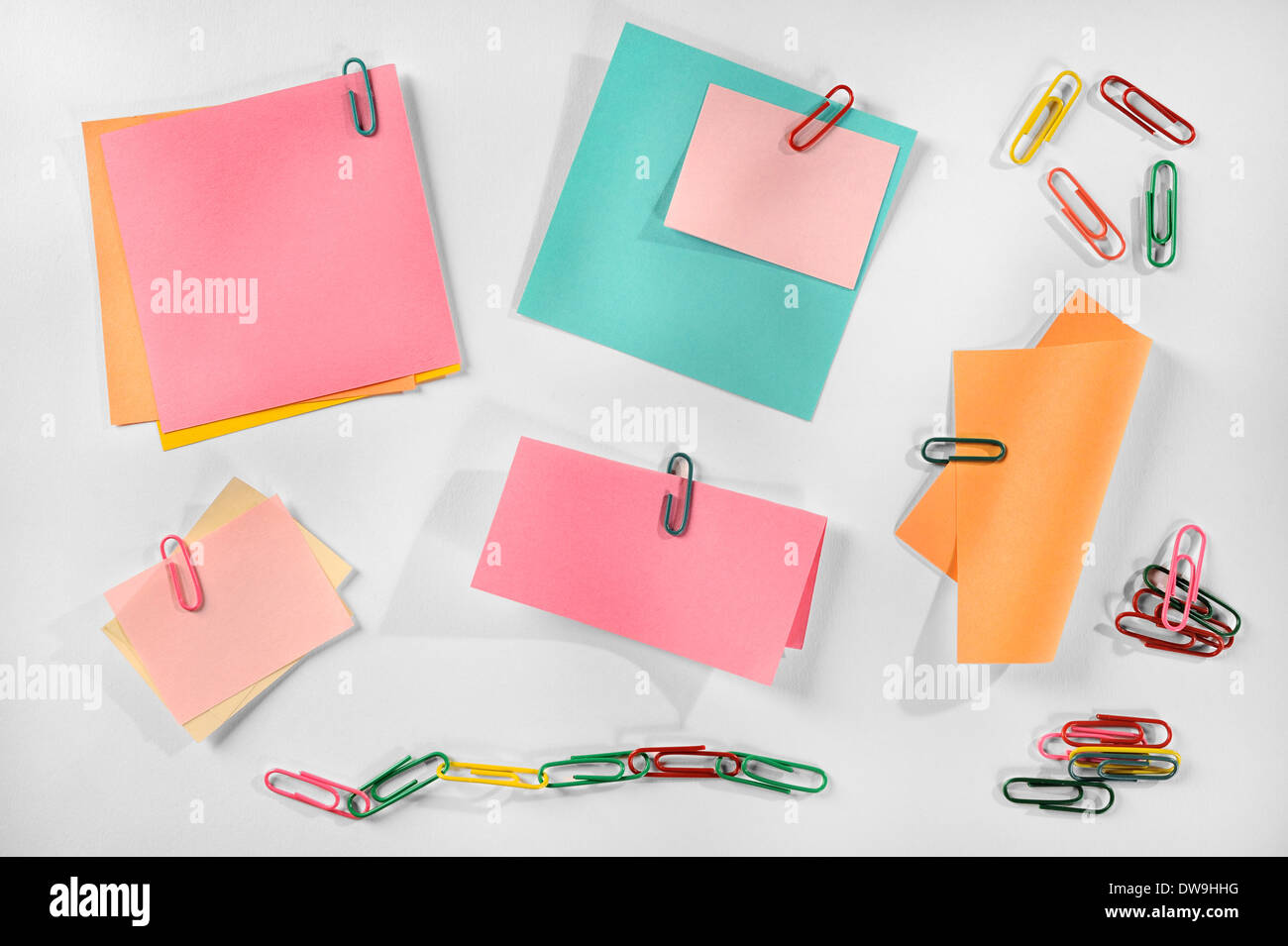 Colorful paper notes clips hi-res stock photography and images - Alamy
