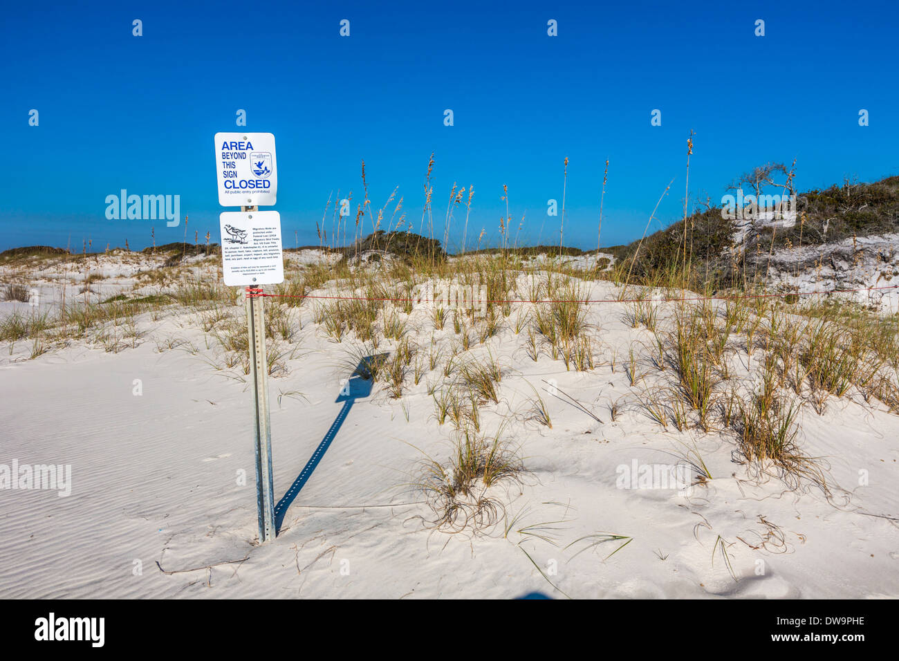 Nesting birds warning sign hi-res stock photography and images - Alamy