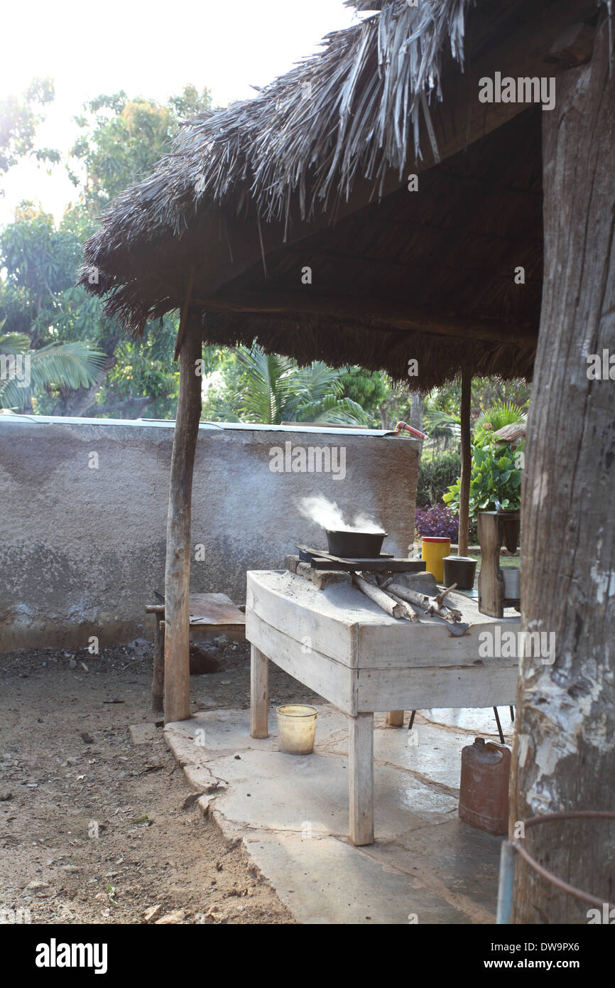 Cuban kitchen hi-res stock photography and images - Alamy