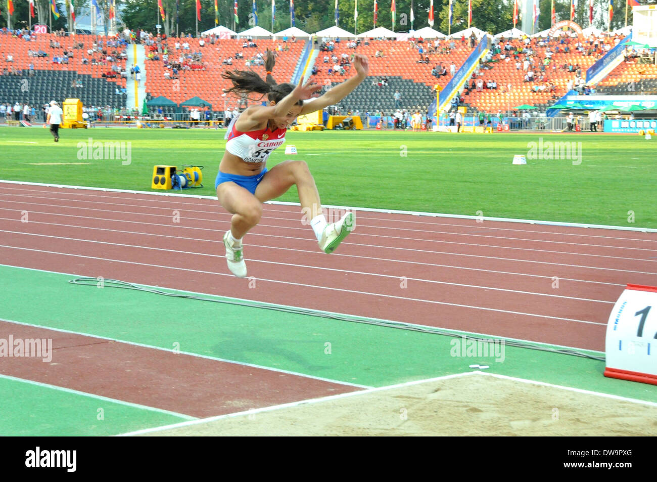 Female triple jump hi-res stock photography and images - Alamy