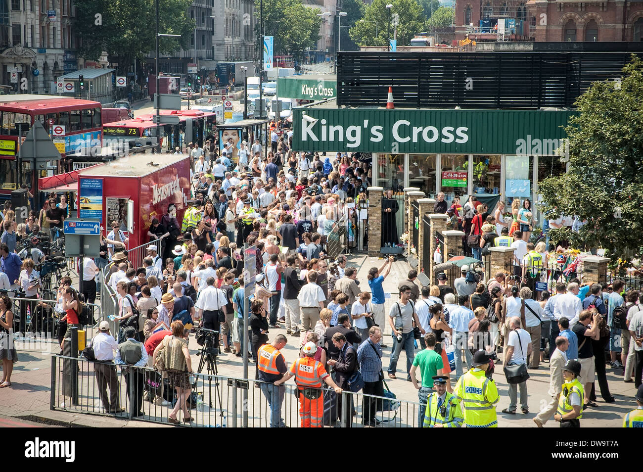 London, UK - July 14, 2005: Hundreds of people are coming to pay their ...