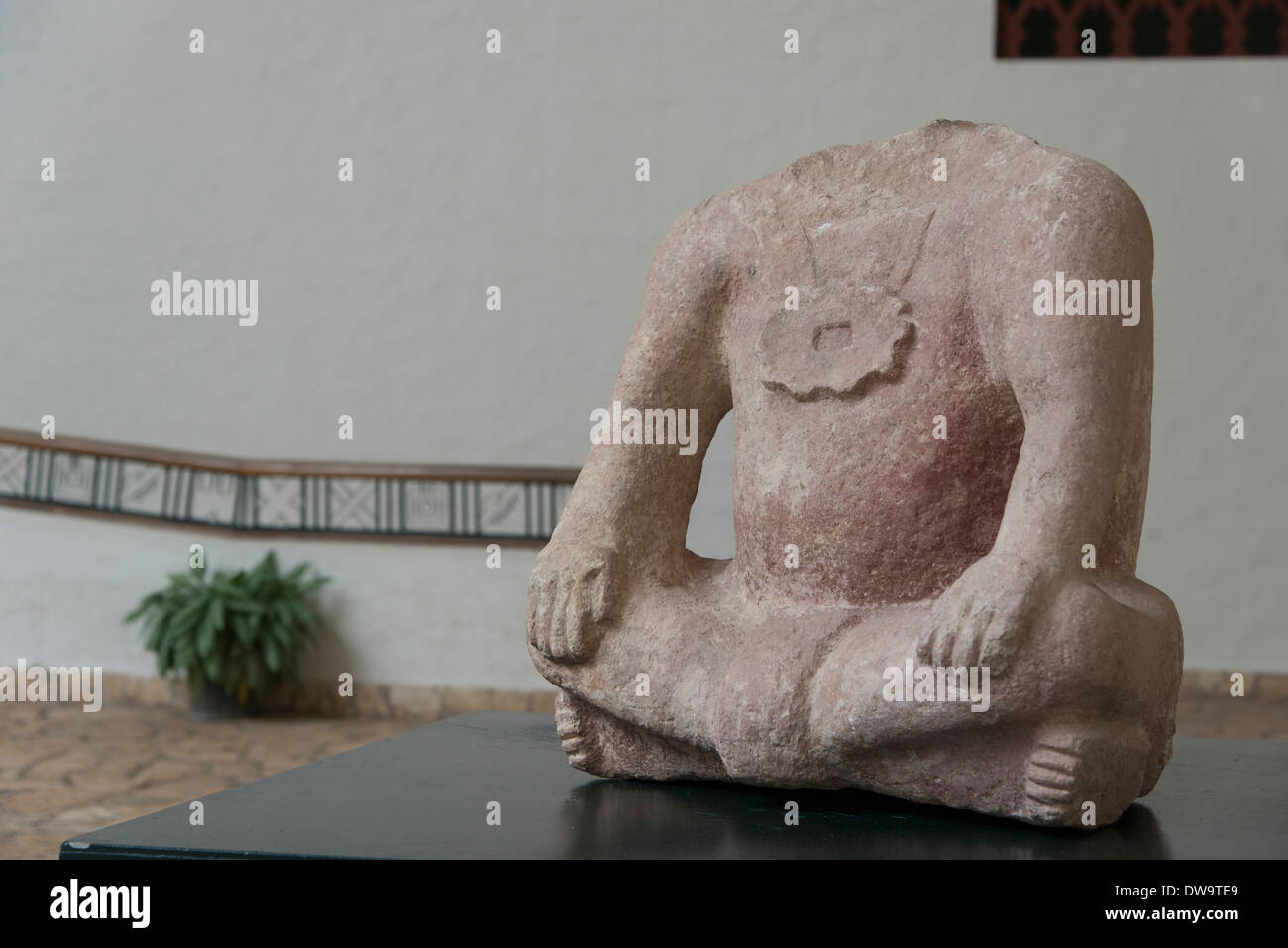 Mayan headless clay statue Copan Copan Ruinas Honduras Stock Photo - Alamy