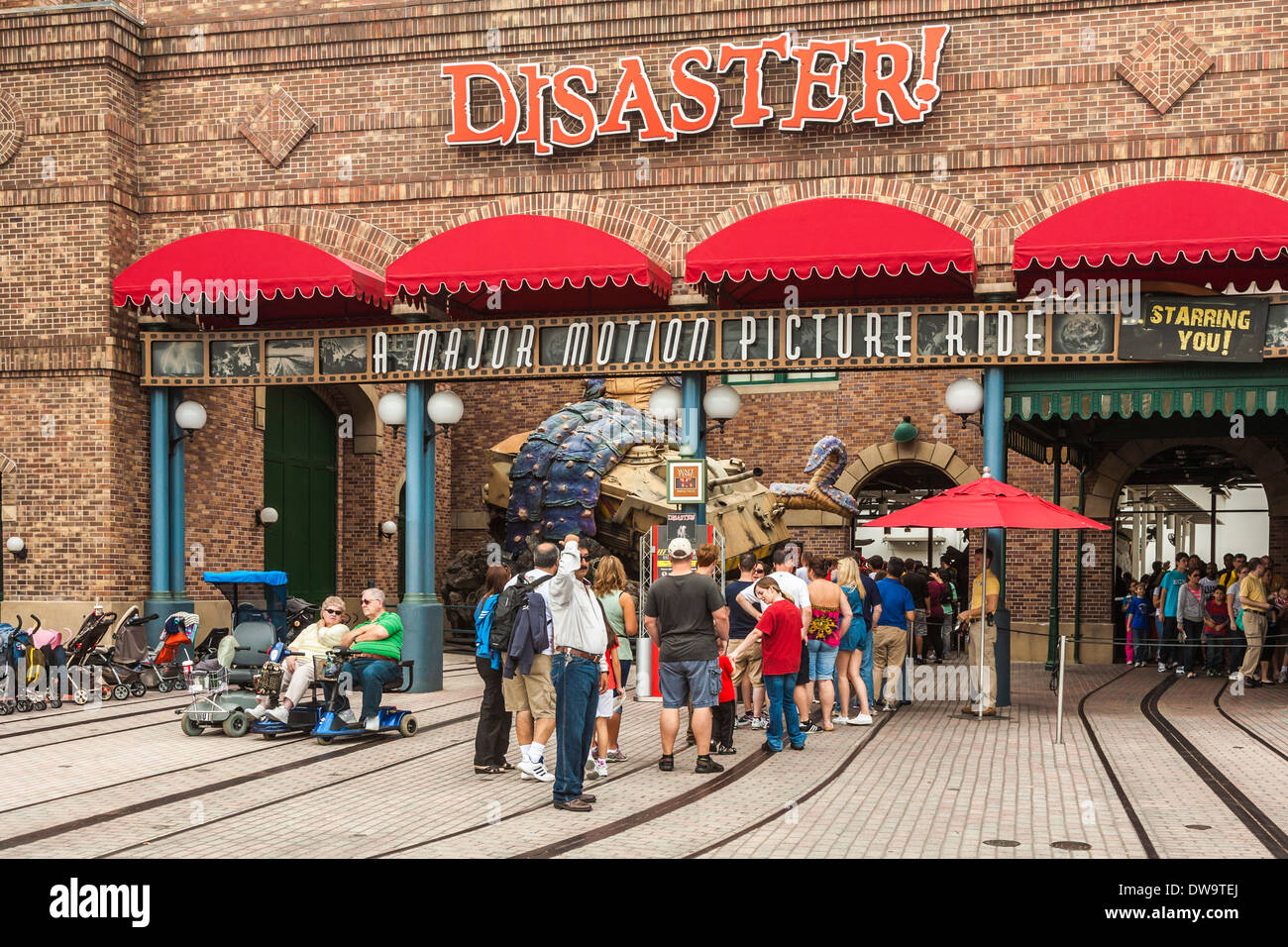 Line forming at the Disaster attraction in Universal Studios theme park ...