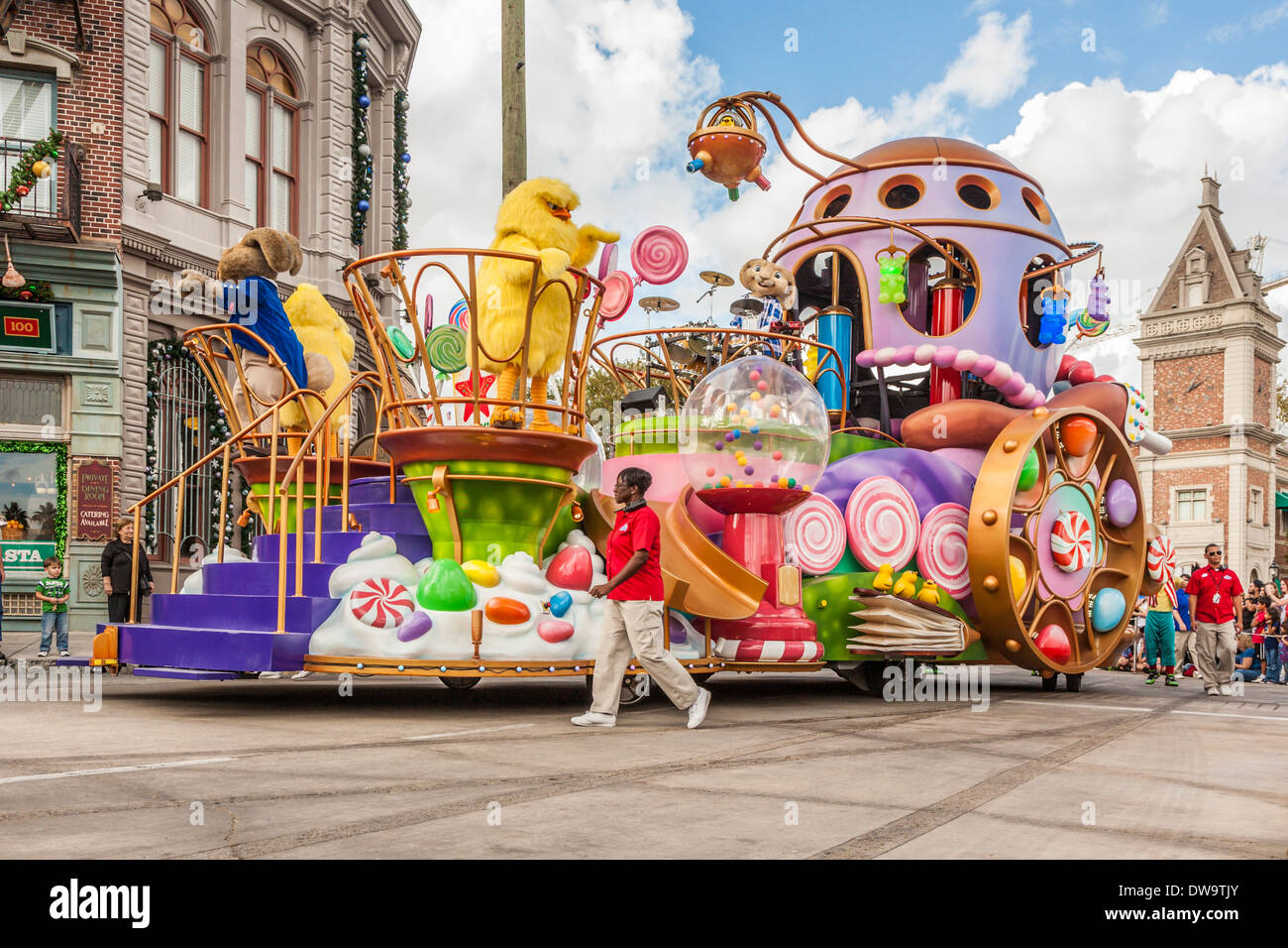 Chicks and bunny characters on parade float in Universal Studios theme ...