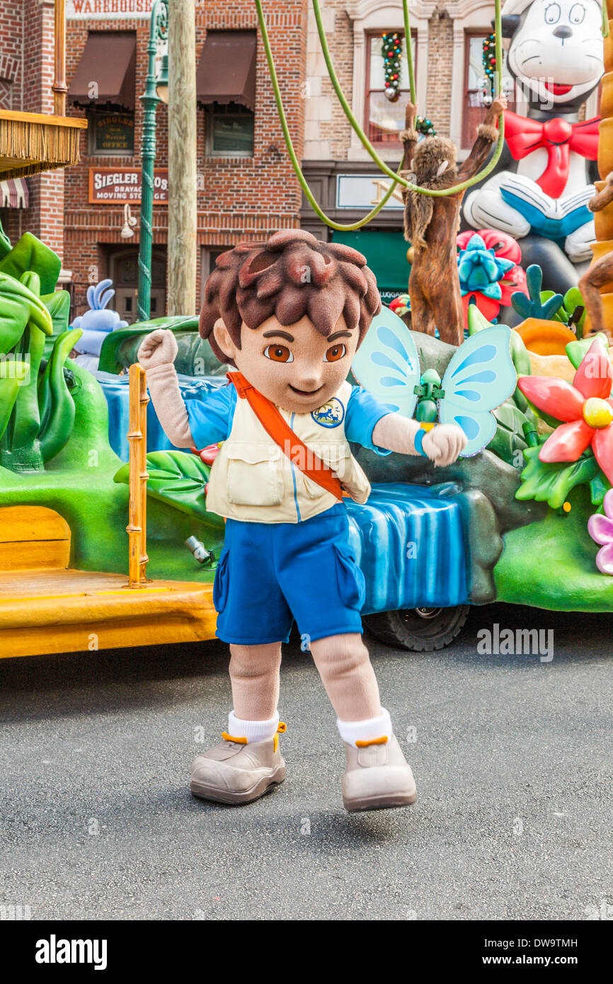Cartoon character parade hi-res stock photography and images - Alamy