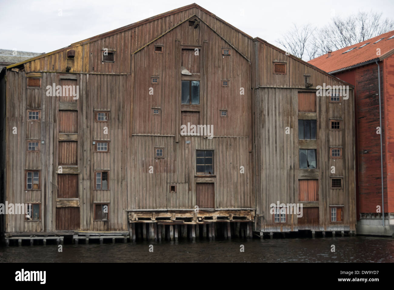 Riverside warehouse hi-res stock photography and images - Alamy