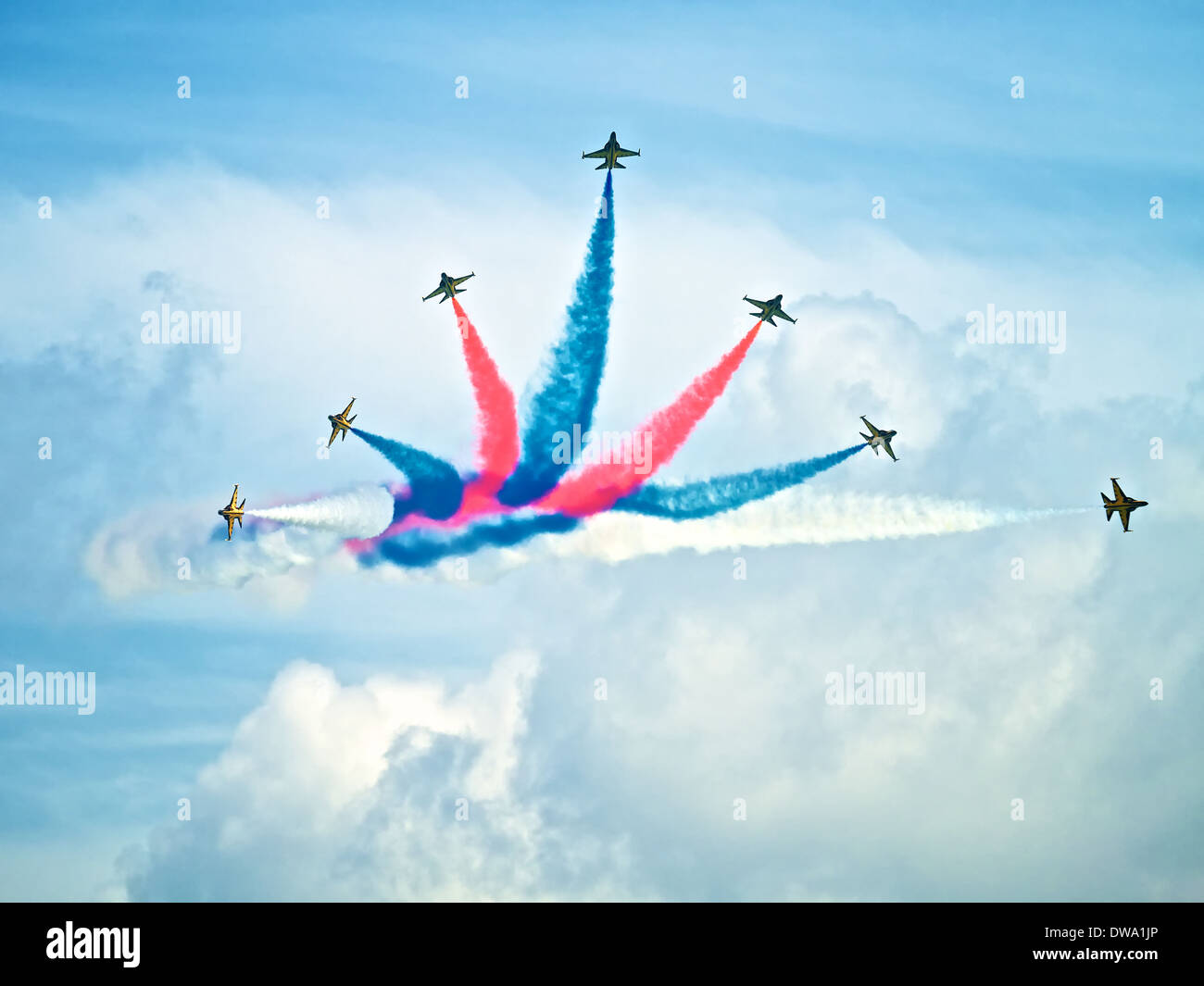 ROKAF's Black Knights aerobatic team enthralling visitors at the 2014 ...