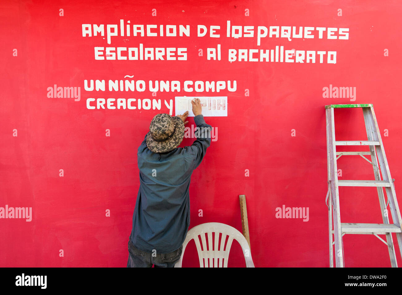 Enroll here sign hi-res stock photography and images - Alamy
