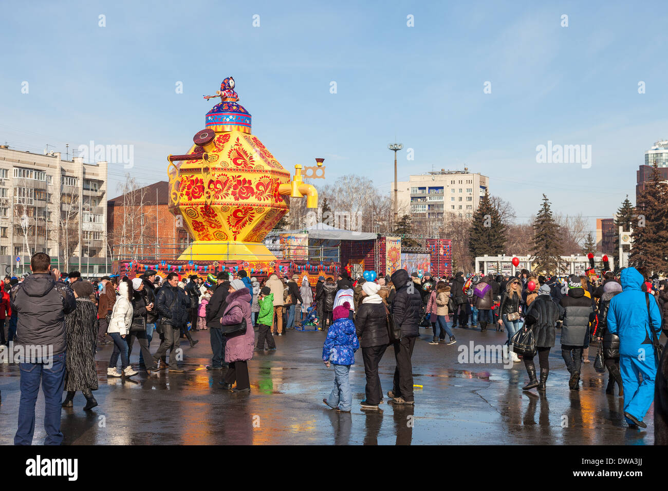 Samara people celebrates Shrovetide Stock Photo - Alamy