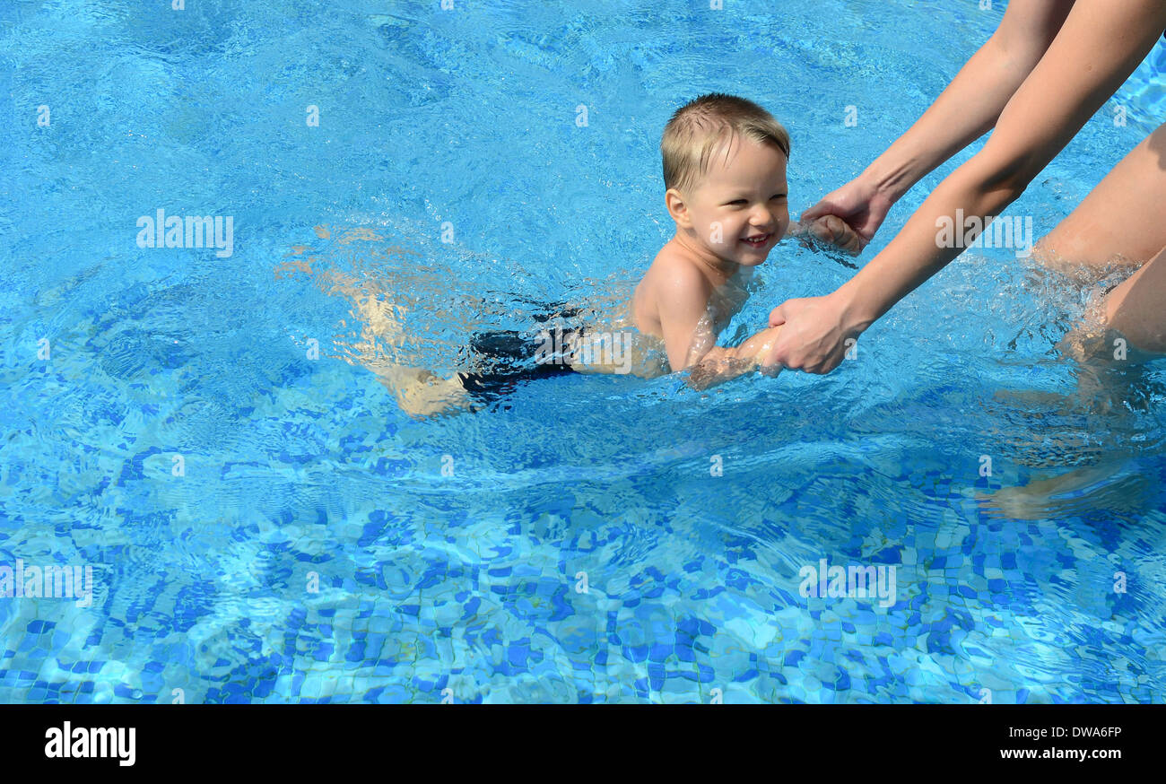 Piggyback pool hi-res stock photography and images - Alamy
