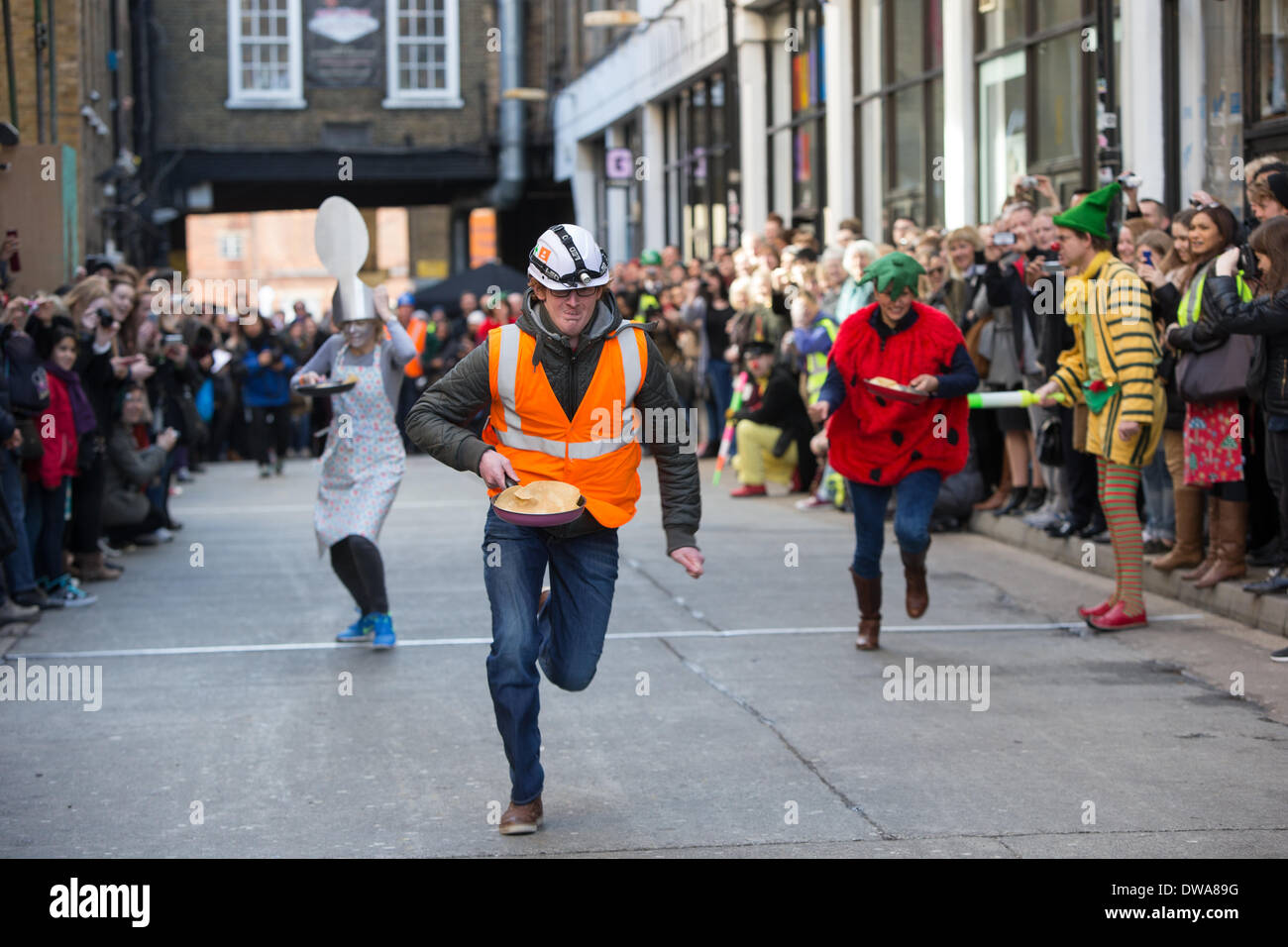 Pancake tossing competition hi-res stock photography and images - Alamy