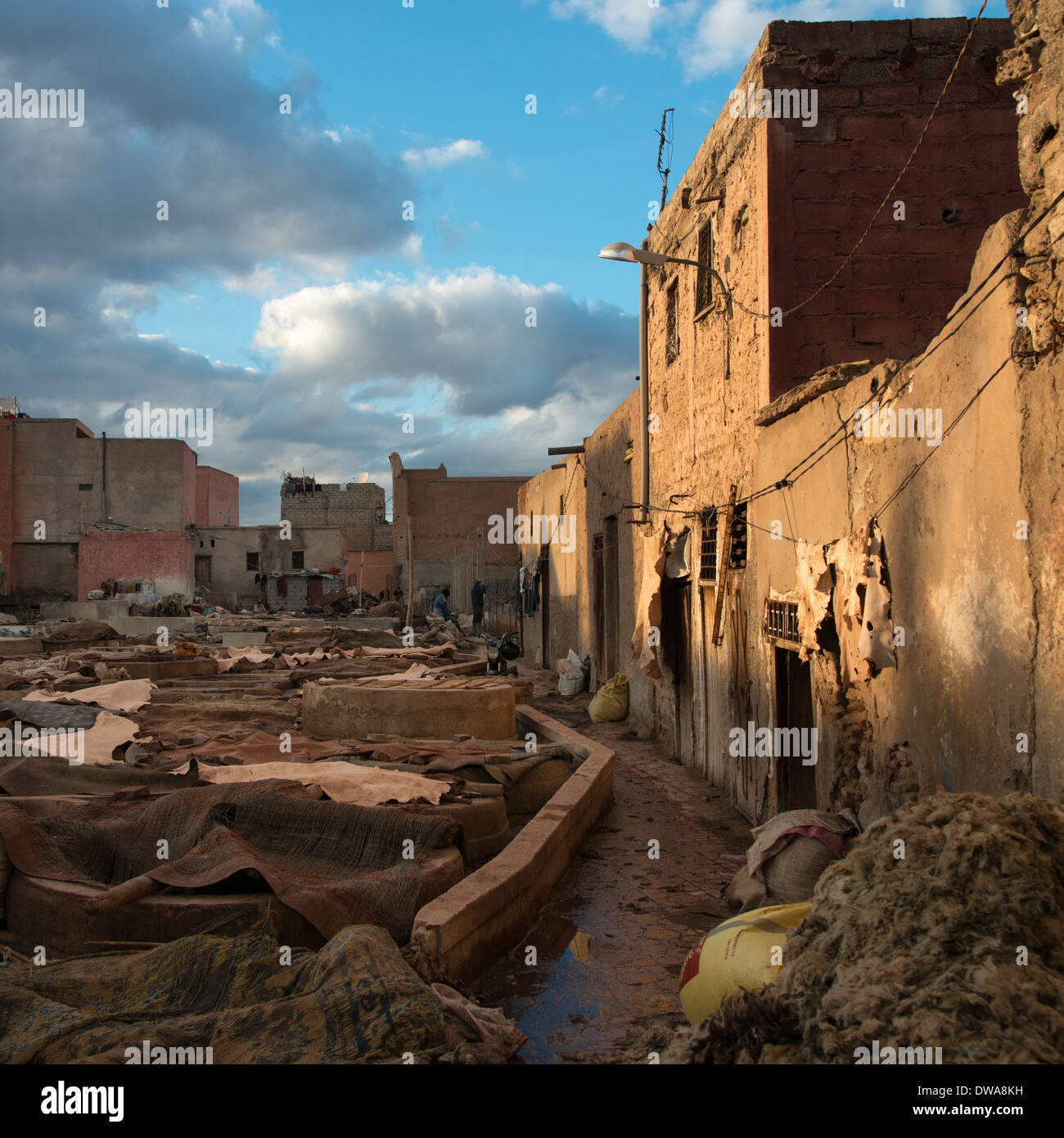 Moroccan old medina tannery outdoors hi-res stock photography and ...