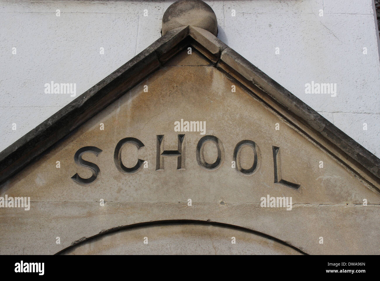 Old english town sign hi-res stock photography and images - Alamy