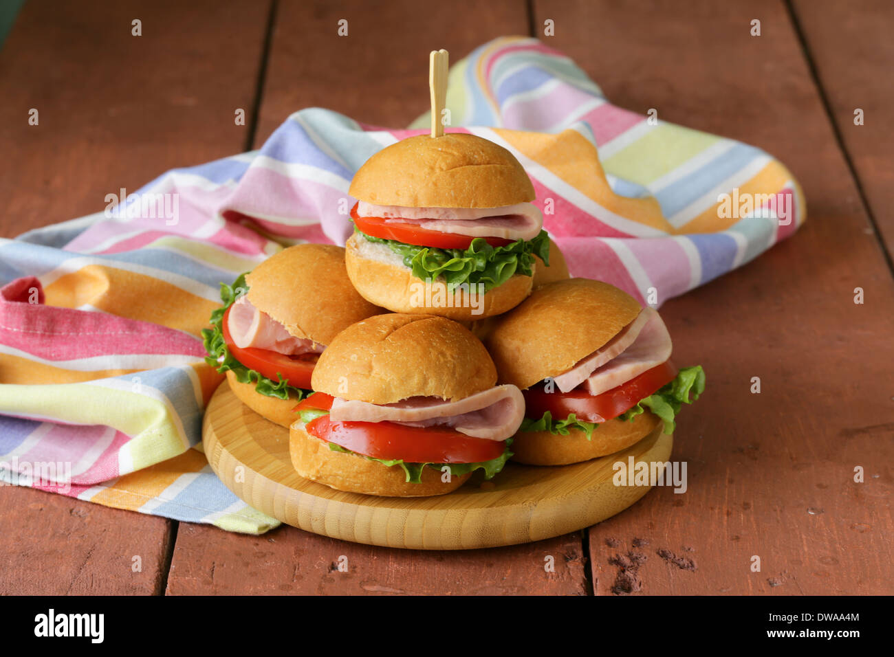 mini burgers with ham and vegetables - snacks for parties and picnics ...