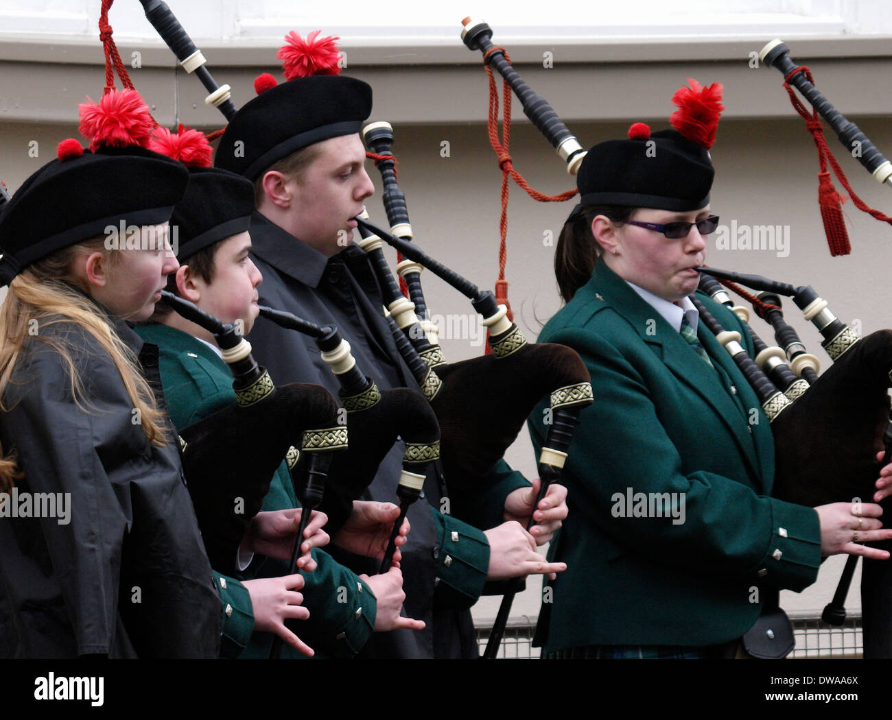 Youth bagpipe band hi-res stock photography and images - Alamy