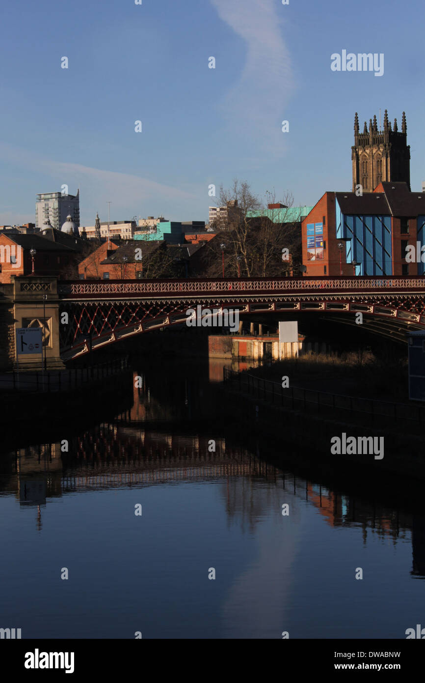 Leeds bridge canal hi-res stock photography and images - Alamy