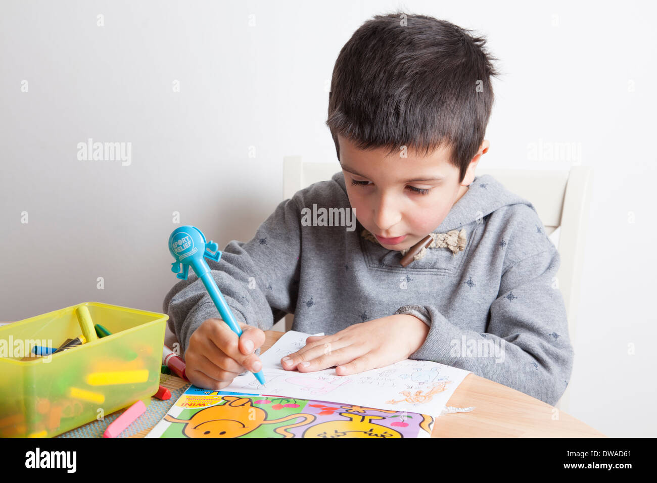 Boy draws a picture Stock Photo - Alamy