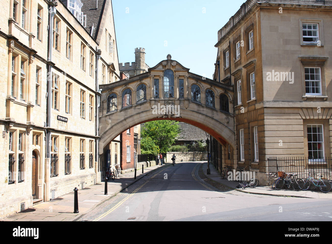 Oxford university college archway hi-res stock photography and images ...