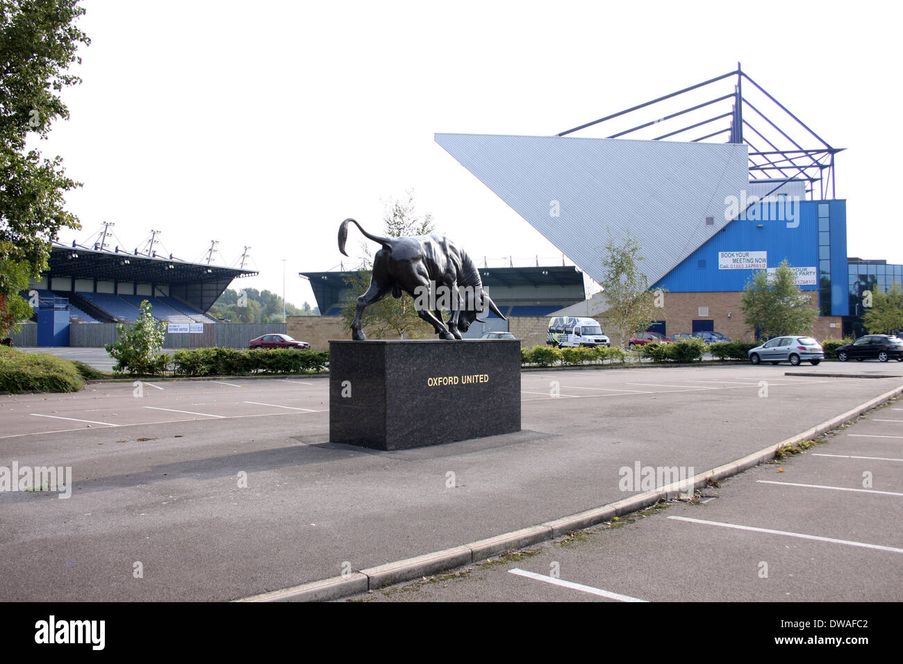 Oxford united football ground hi-res stock photography and images - Alamy