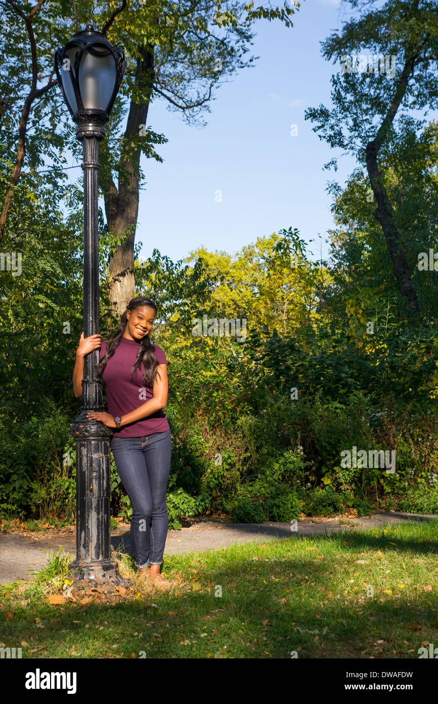 Leaning against post hi-res stock photography and images - Alamy