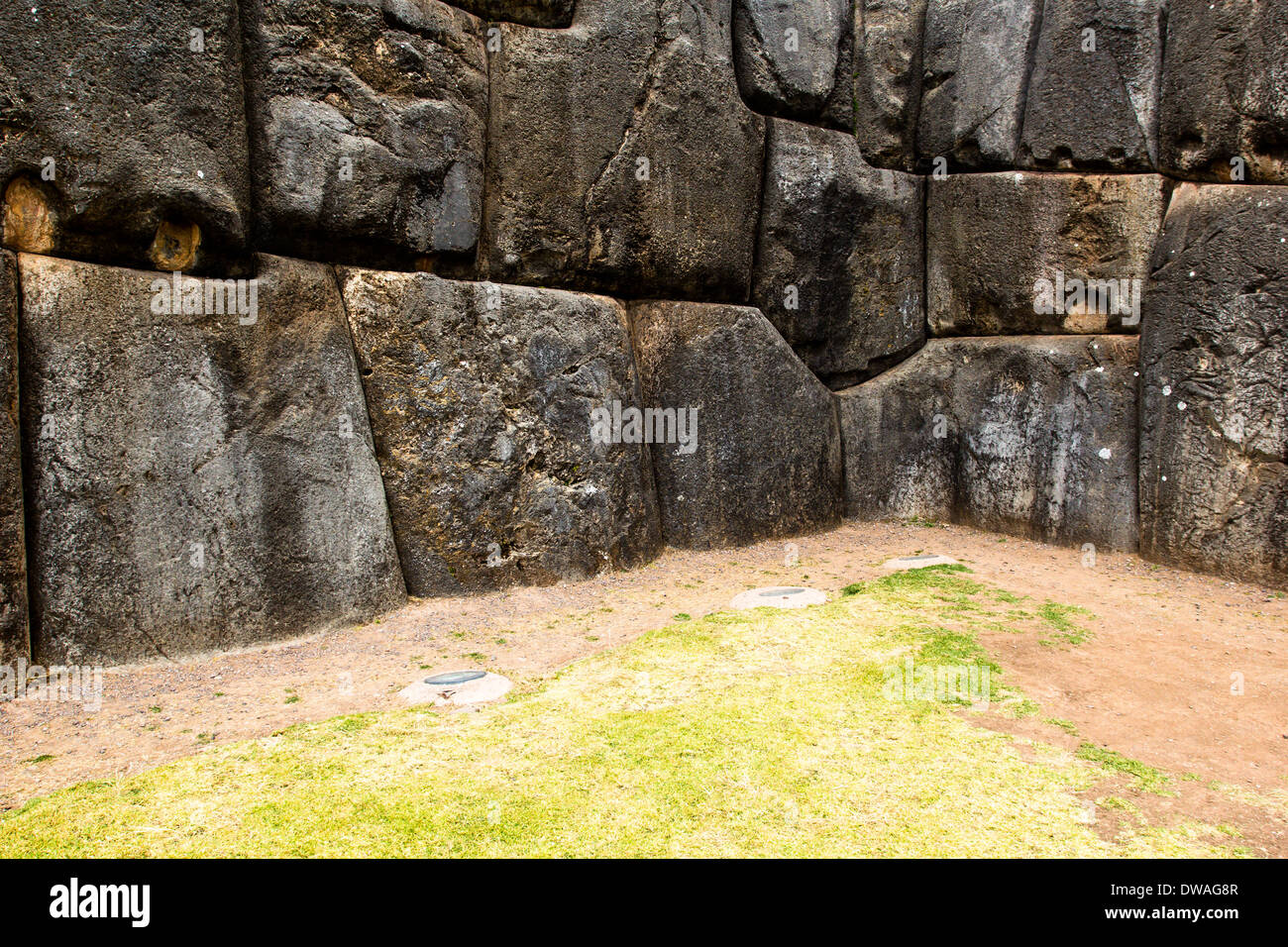 View of Sacsayhuaman wall, in Cuzco, Peru Stock Photo - Alamy